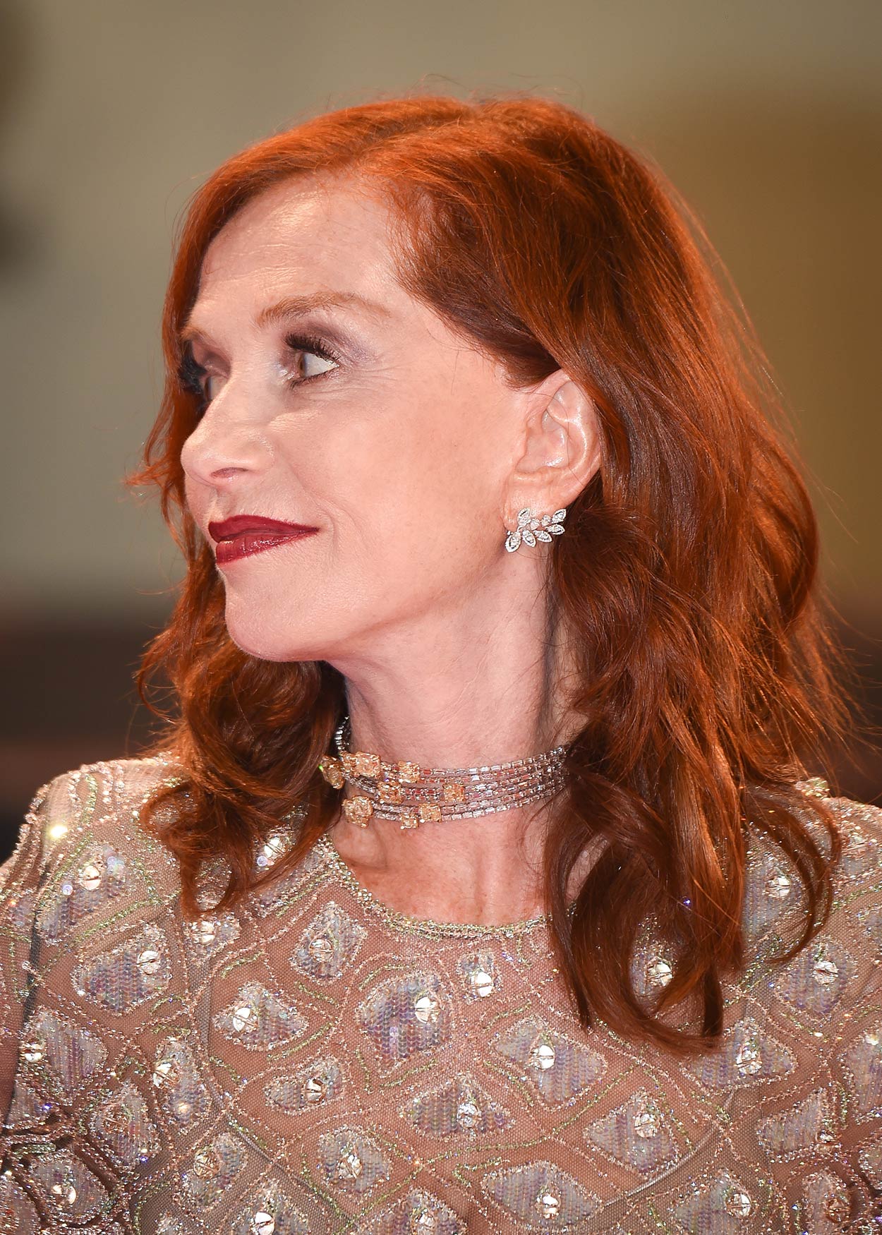 伊莎贝拉·于贝尔（Isabelle Huppert）：Messika梅西卡珠宝让她魅力四射